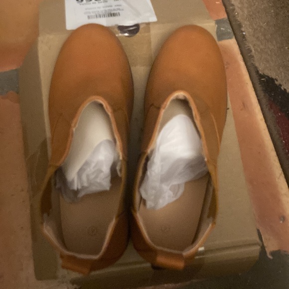 Zby | Shoes | Nib Kids Rounded Toe Boot Size 4 | Poshmark